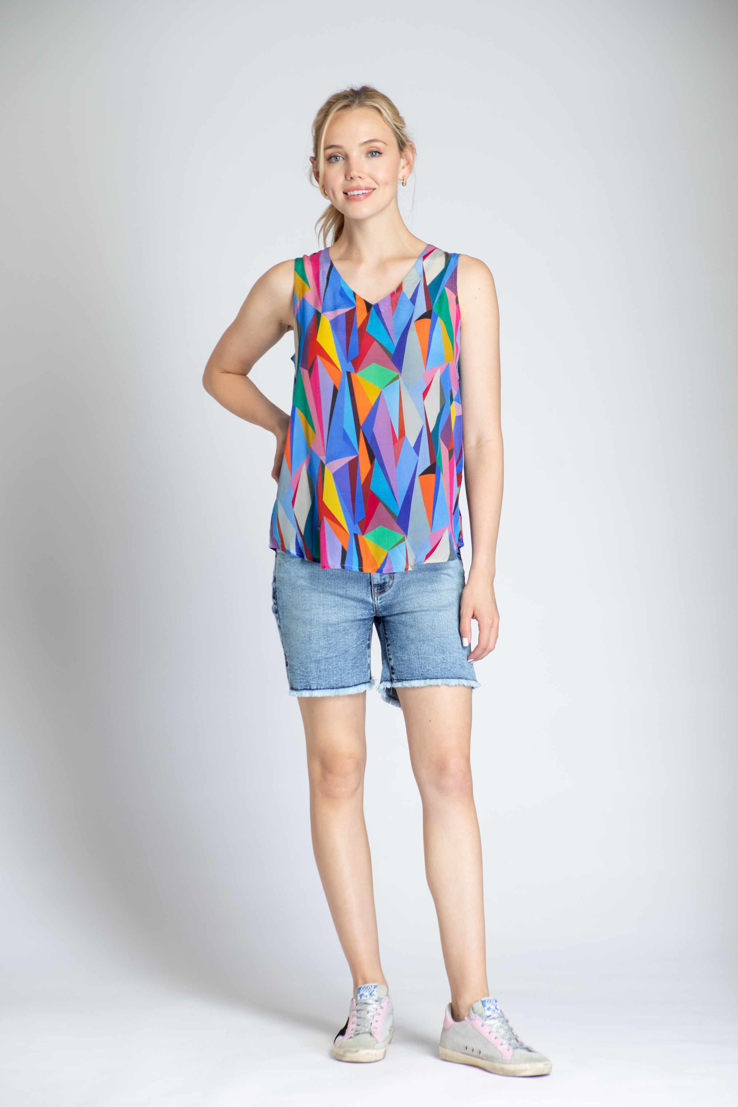 V-Neck Tank – Bay-Tique